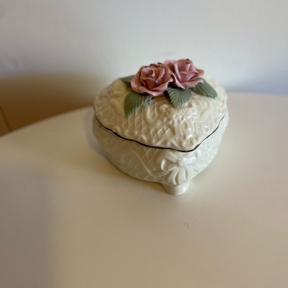 Accents | Vtg Bisque Porcelain Capodimonte Style Heart Shaped Lidded ...